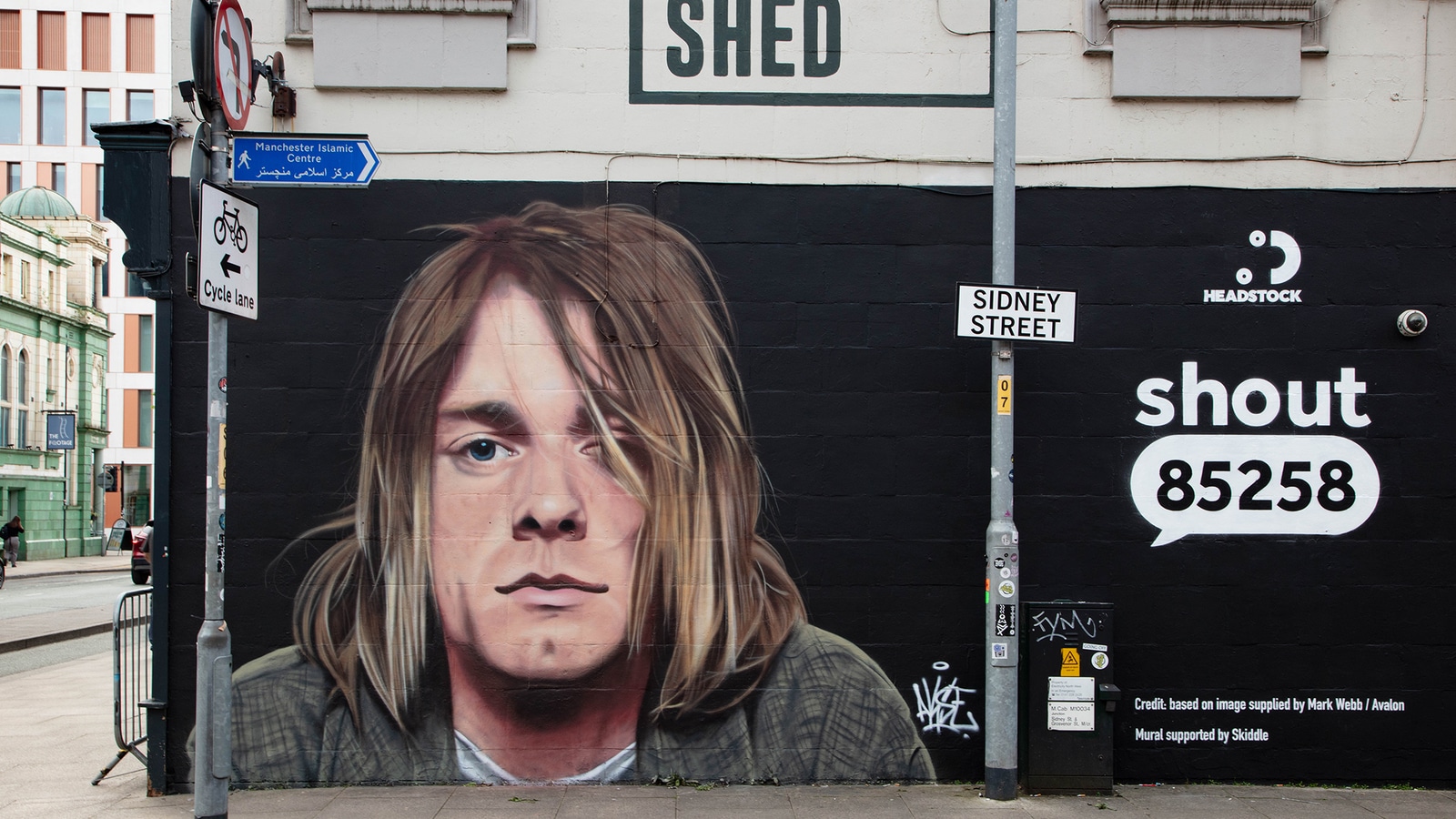 Headstock and Akse unveil Kurt Cobain mental health mural in Manchester ...