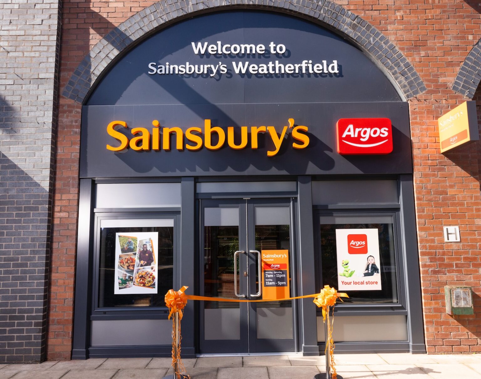 First look at Corrie's new Sainsbury's and Argos storefront - Prolific ...