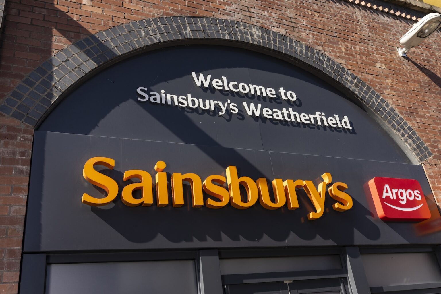 First look at Corrie's new Sainsbury's and Argos storefront - Prolific ...