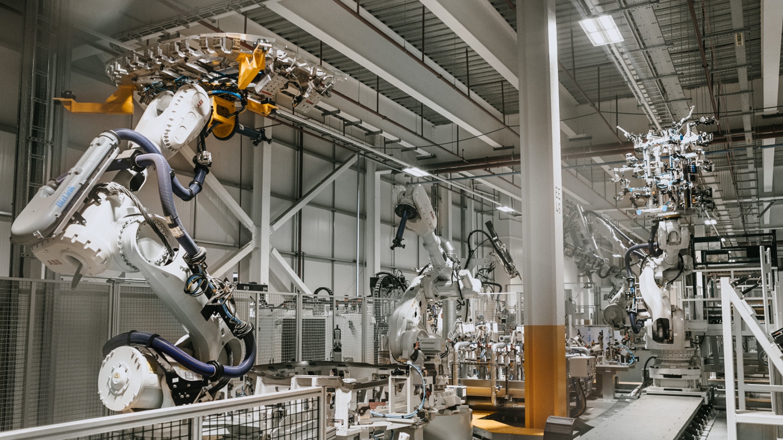 Jaguar Land Rover cyber attack - staff to stay at home “until at least ...