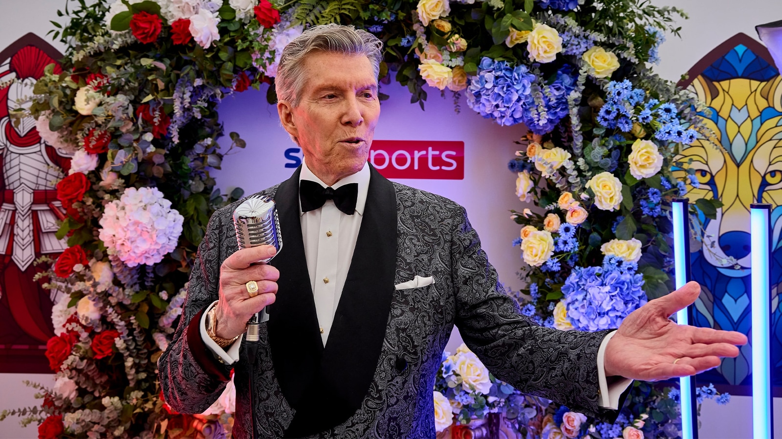 Michael Buffer and Martin Offiah in congregation as Vegas weddings ...