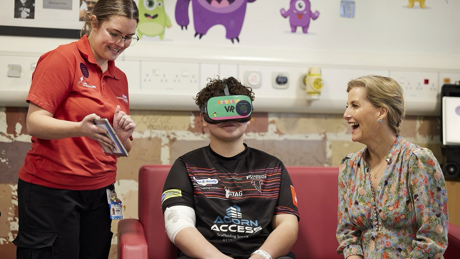 "I didn't need anaesthetic" – VR eases the pain for patients at Leeds ...