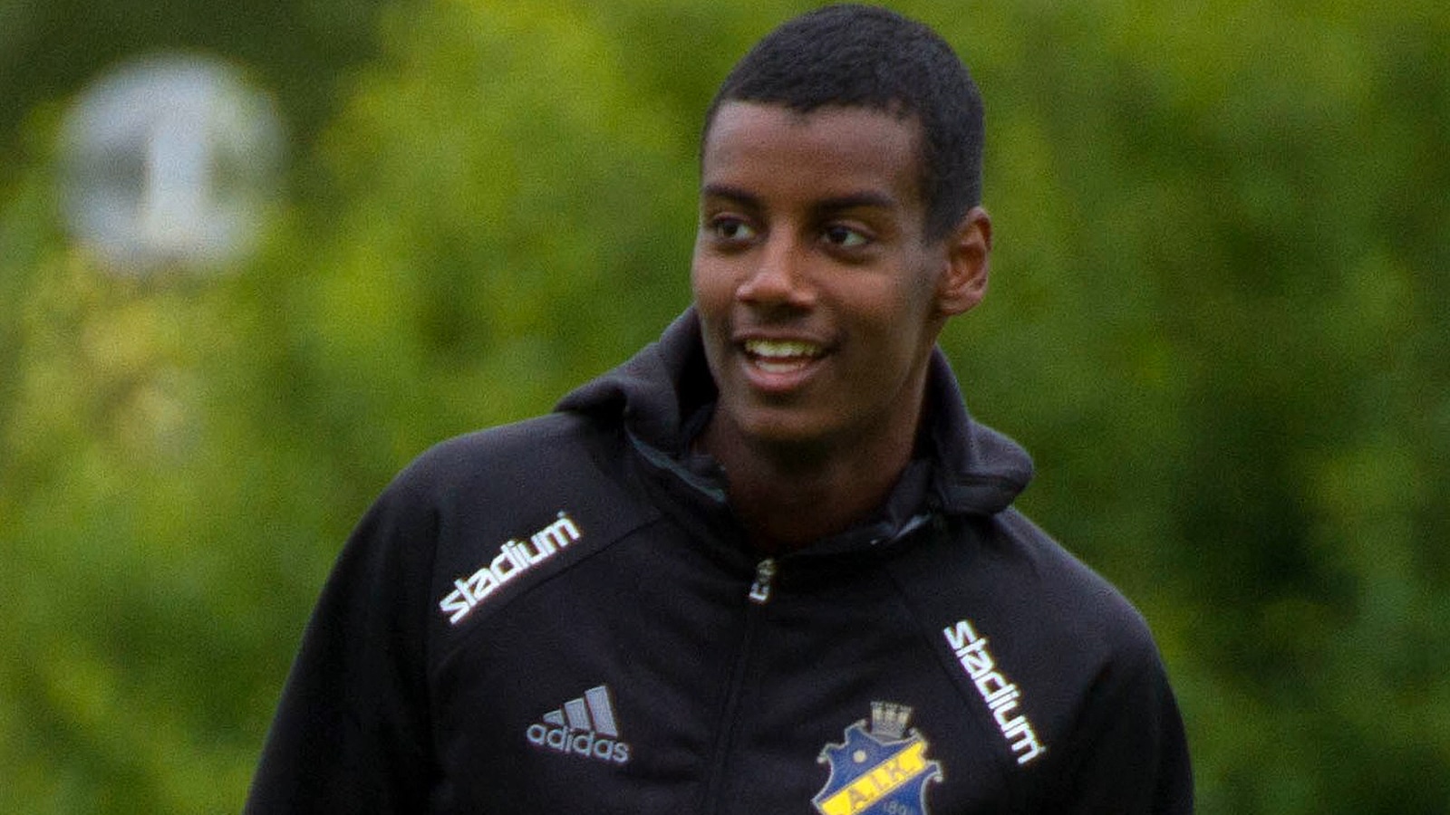 Liverpool set new British transfer record with £130m Alexander Isak ...